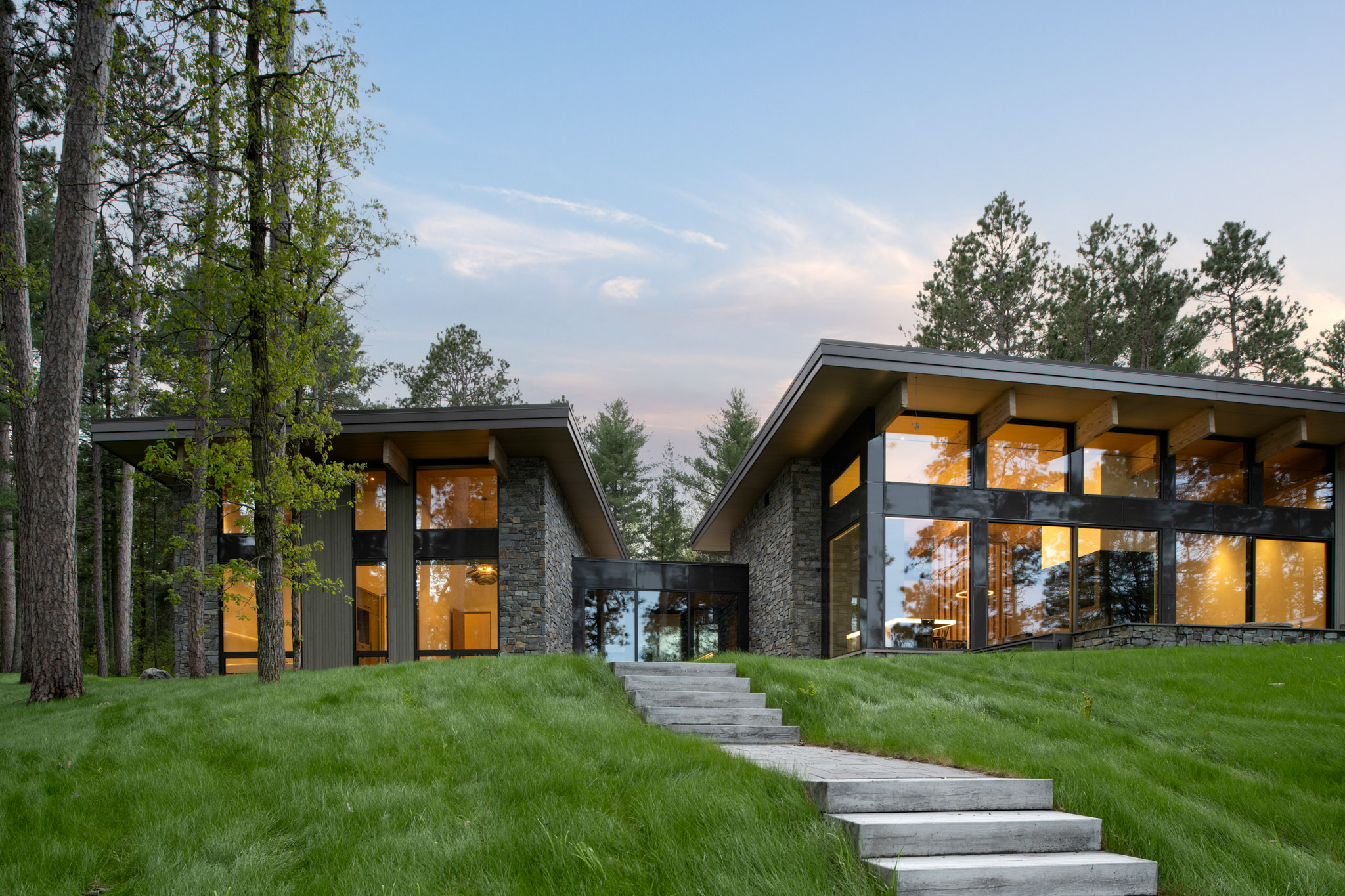 Lakeside Residence in North America | air-lux