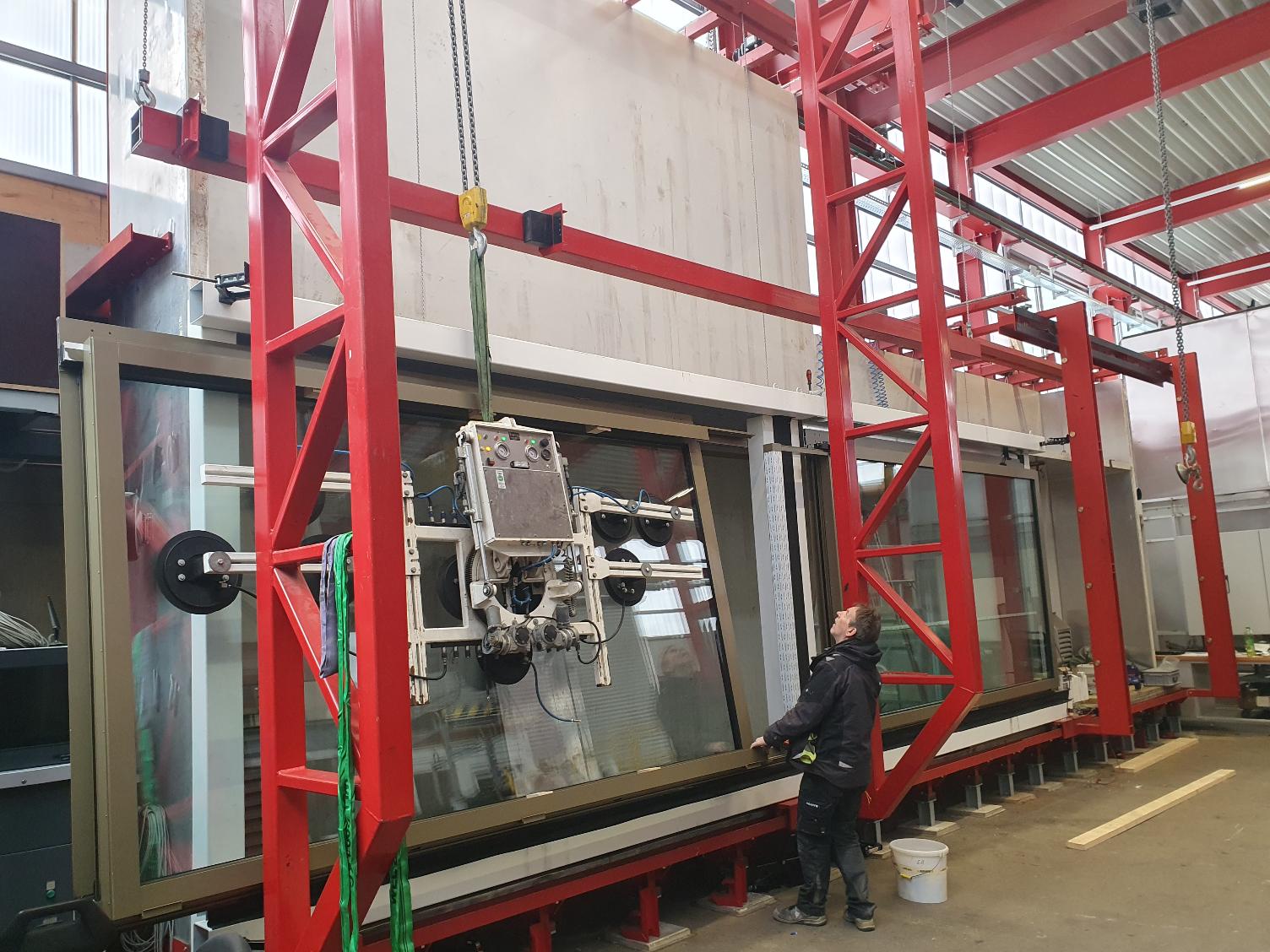 Special solutions with frameless sliding windows | air-lux