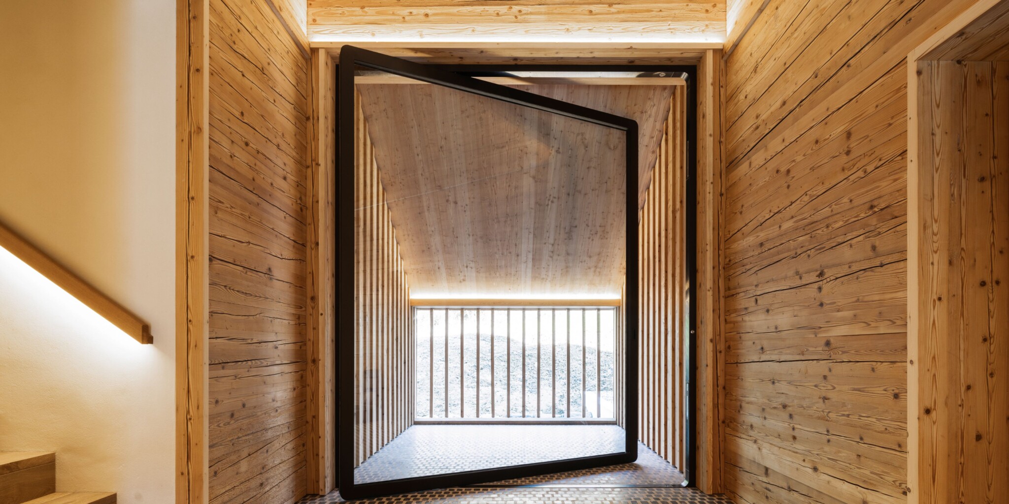 Frameless sliding windows, unique seal | air-lux