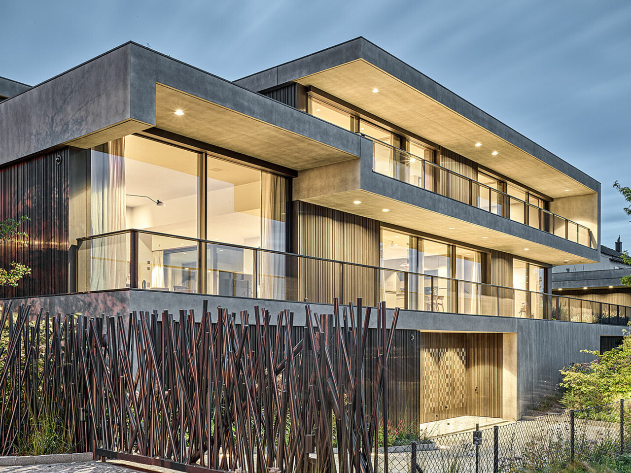 Frameless sliding windows, unique seal | air-lux