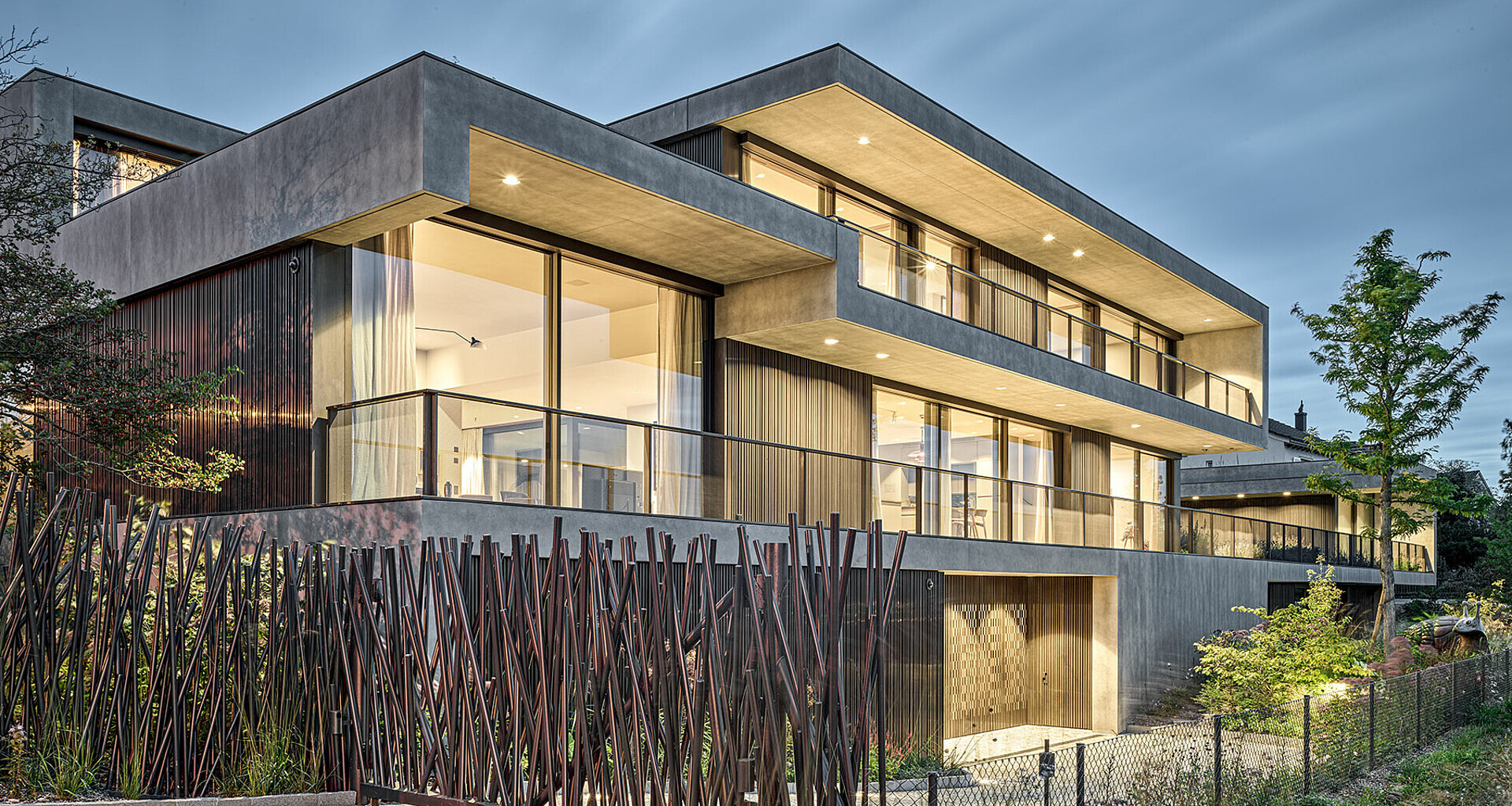 Frameless sliding windows, unique seal | air-lux